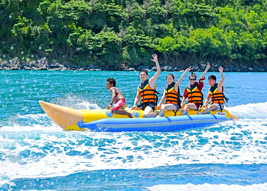 BANANA BOAT